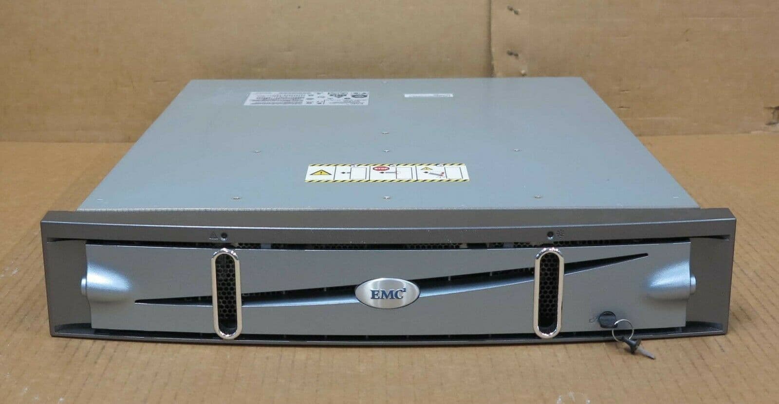 Dell EMC CAE DAE SAS / SATA iSCSI 2U Array 5x 1TB HDD 2x Controller FX984