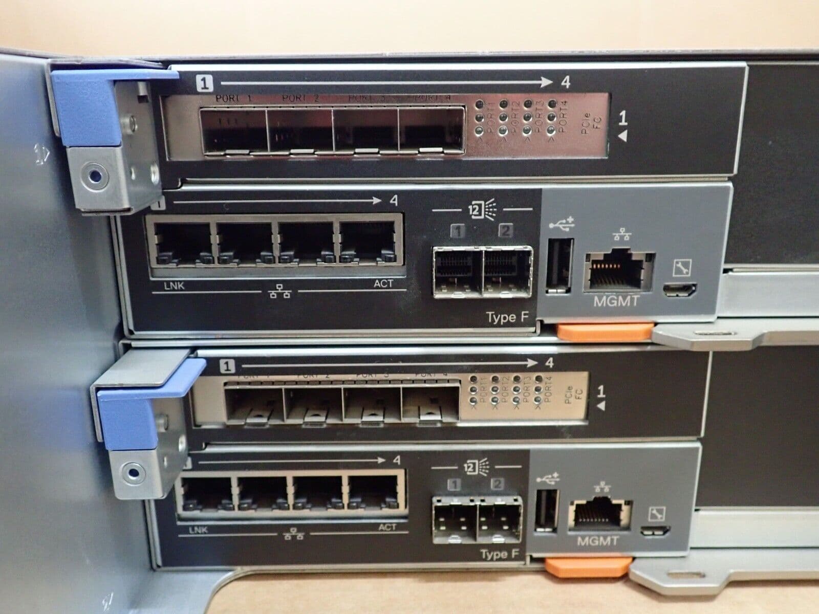 Dell EMC SCv3020 2 x Type F 16G-FC-4 16Gbps Quad 16GB 10G controllers ...