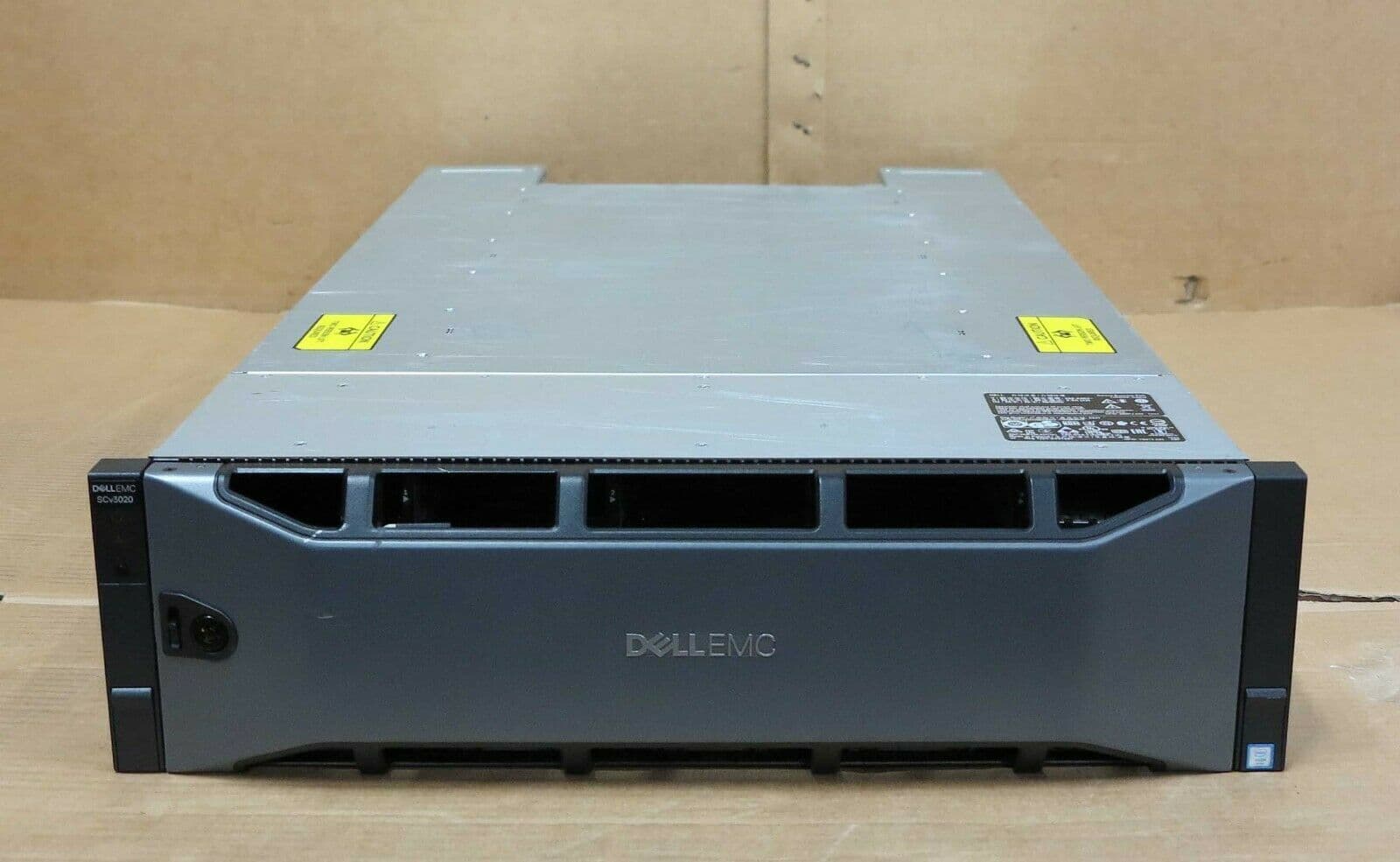 Dell EMC Storage SCv3020 2x Controller 12Gb SAS 30 x 2 5" SAS Bays 2x ...