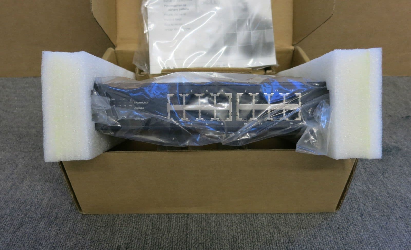 Dell PowerConnect 2216 0P4115 P4115 New 16 Port Fast Ethernet Network ...