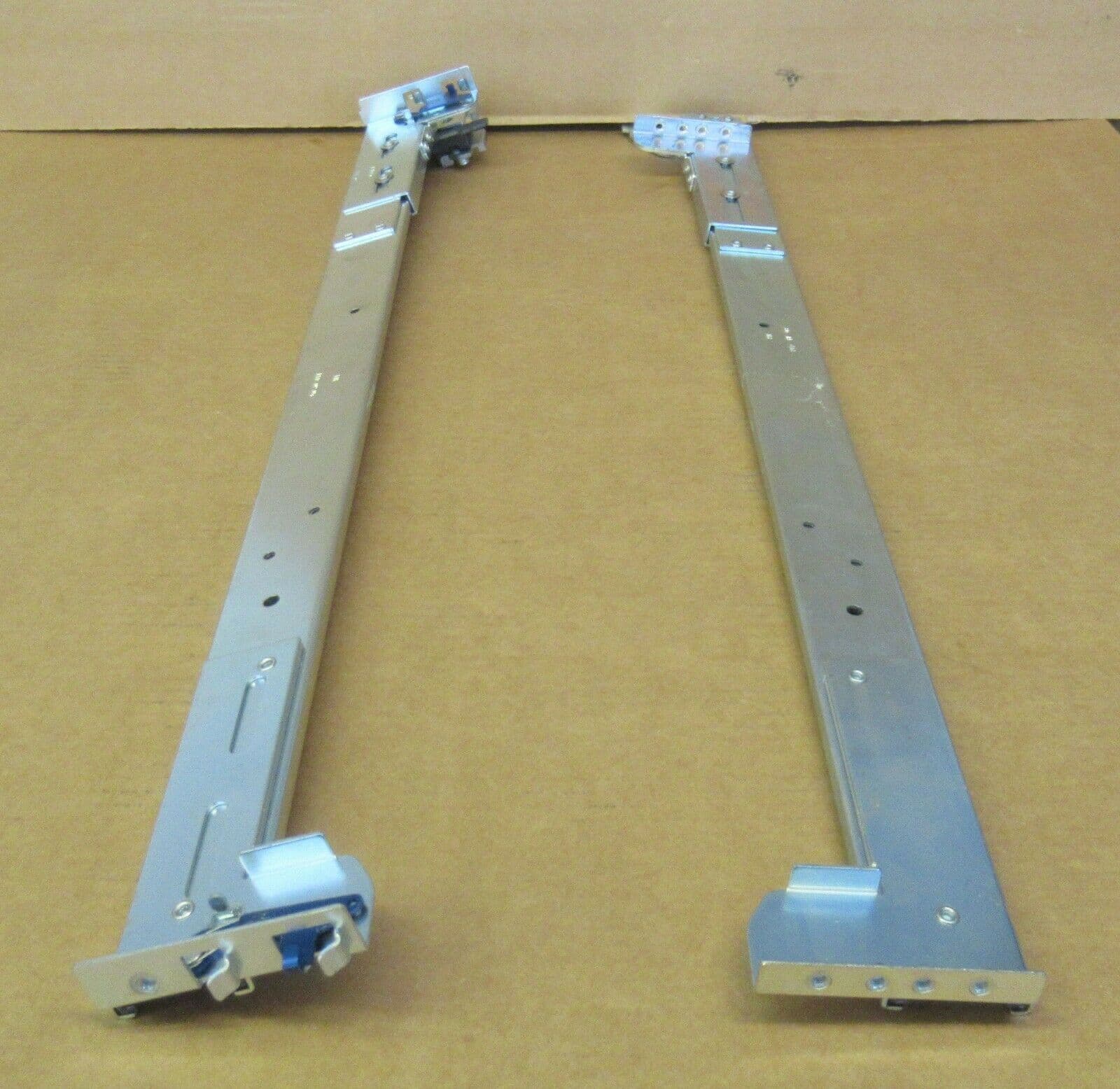 Dell Poweredge 2550 2650 Server Rack Slide Rapid Rail Kit R-U1073 L-U1070
