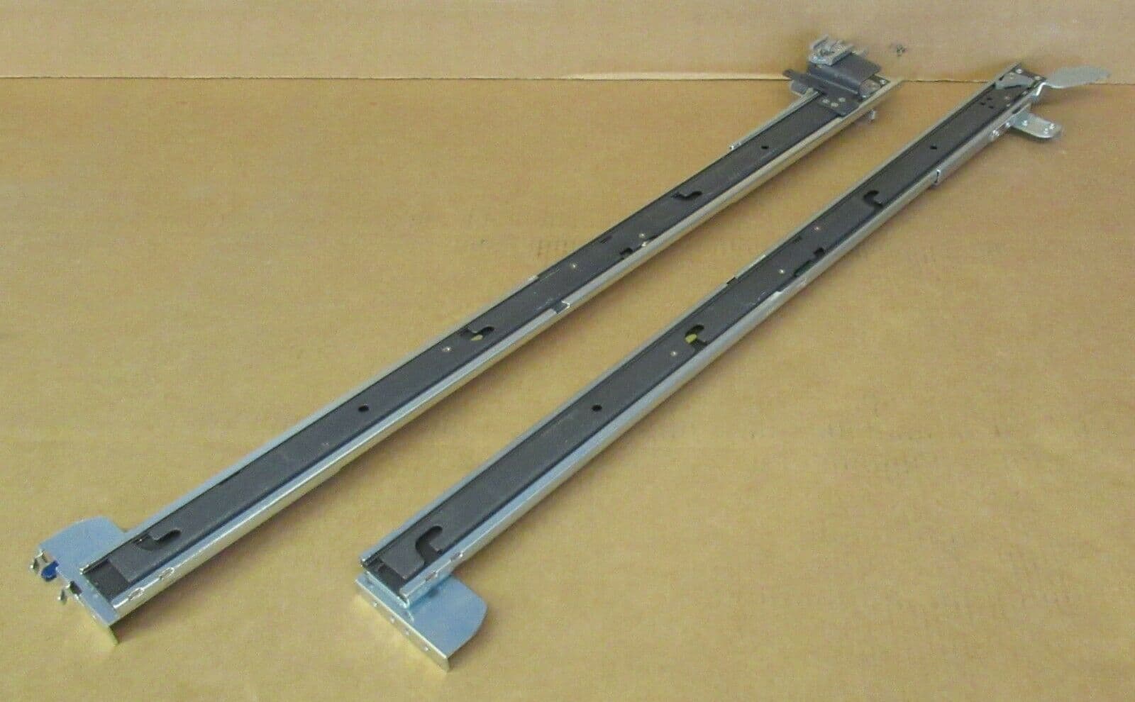 Dell Poweredge 2550 2650 Server Rack Slide Rapid Rail Kit R-U1073 L-U1070