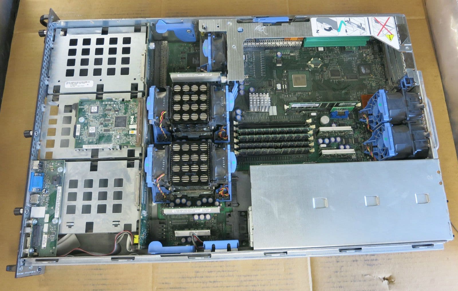 Dell PowerEdge 2650 2x 3 66GHz XEON 4Gb RAM 2U Rack Mount Server No HDD