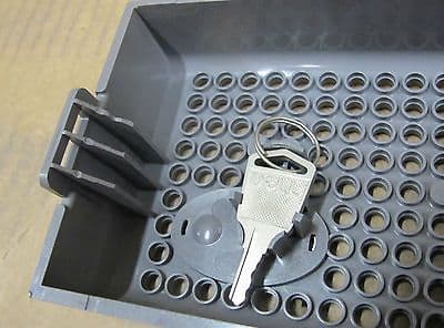 Dell PowerEdge 2850 Server Faceplate Bezel With 1 Keys