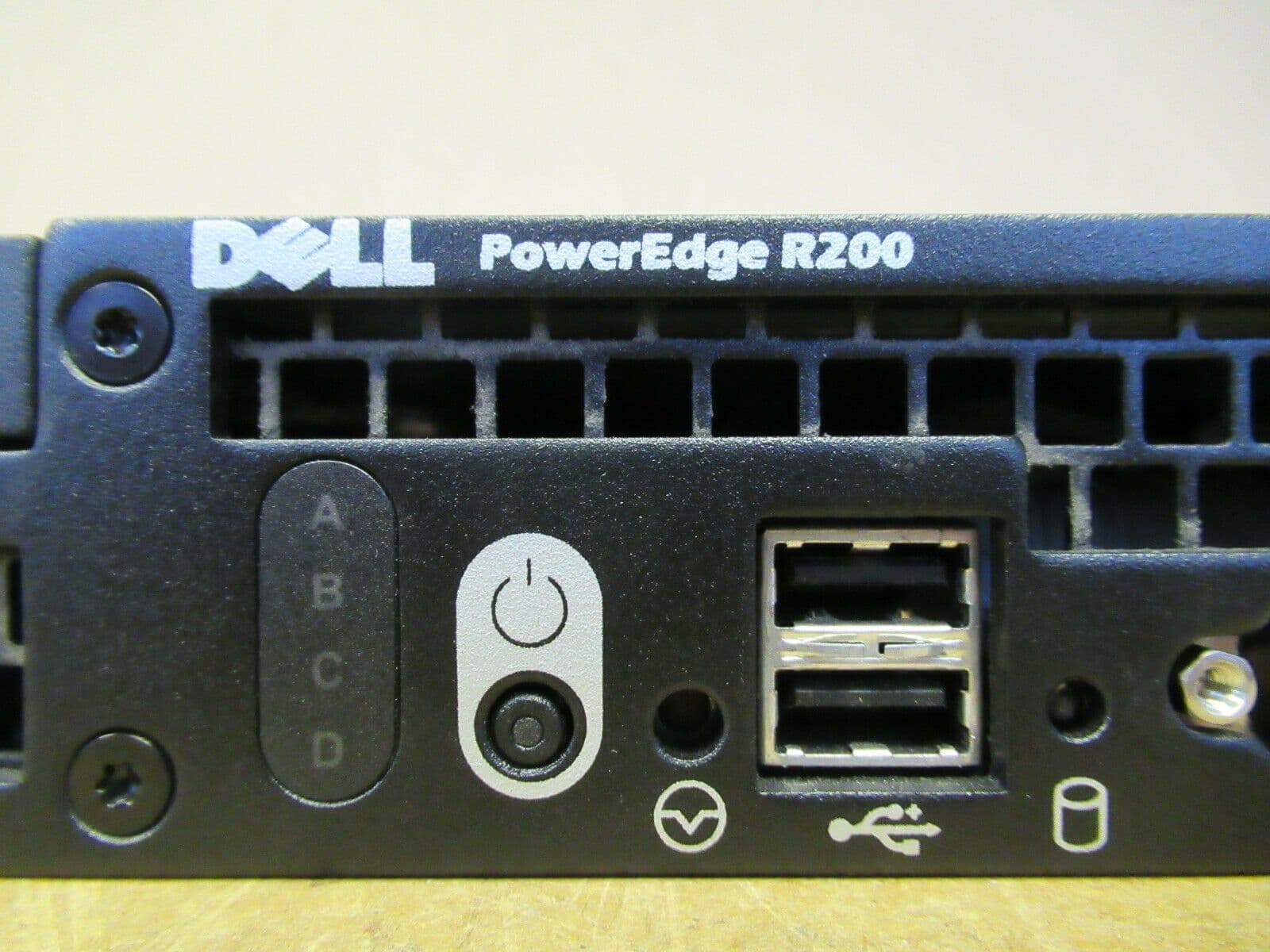 Dell PowerEdge R200 1x Xeon E3110 3GHz 160GB HDD 1GB RAM RAID DVD Server