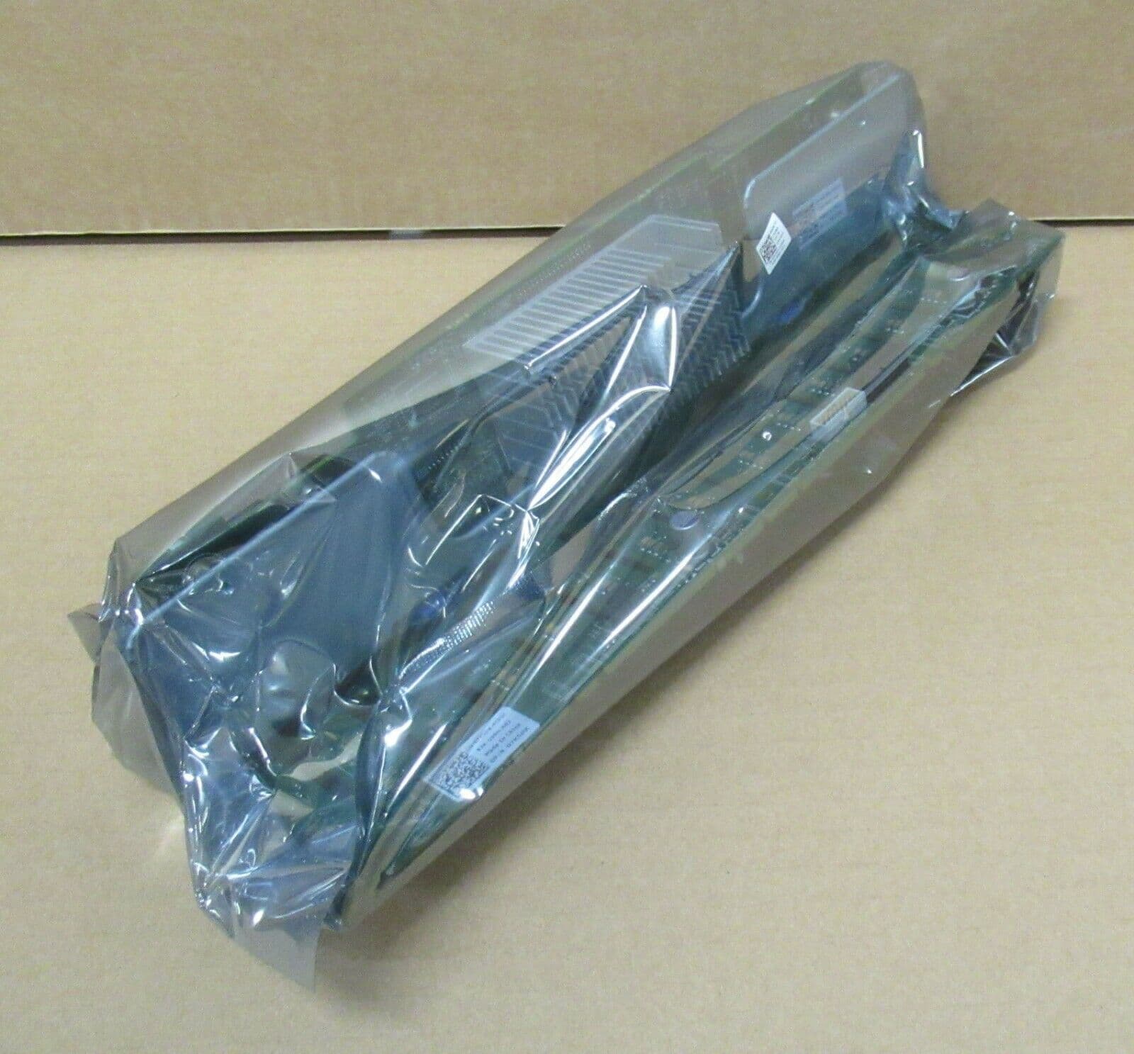 Dell PowerEdge R730 Server 16 x 2 5" SAS/SATA SFF Backplane 8TGM0