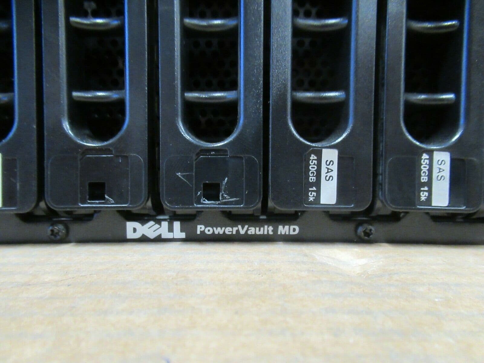 Dell PowerVault MD1000 3x 600GB/4x 450GB SAS 3 6TB 2x Controllers ...