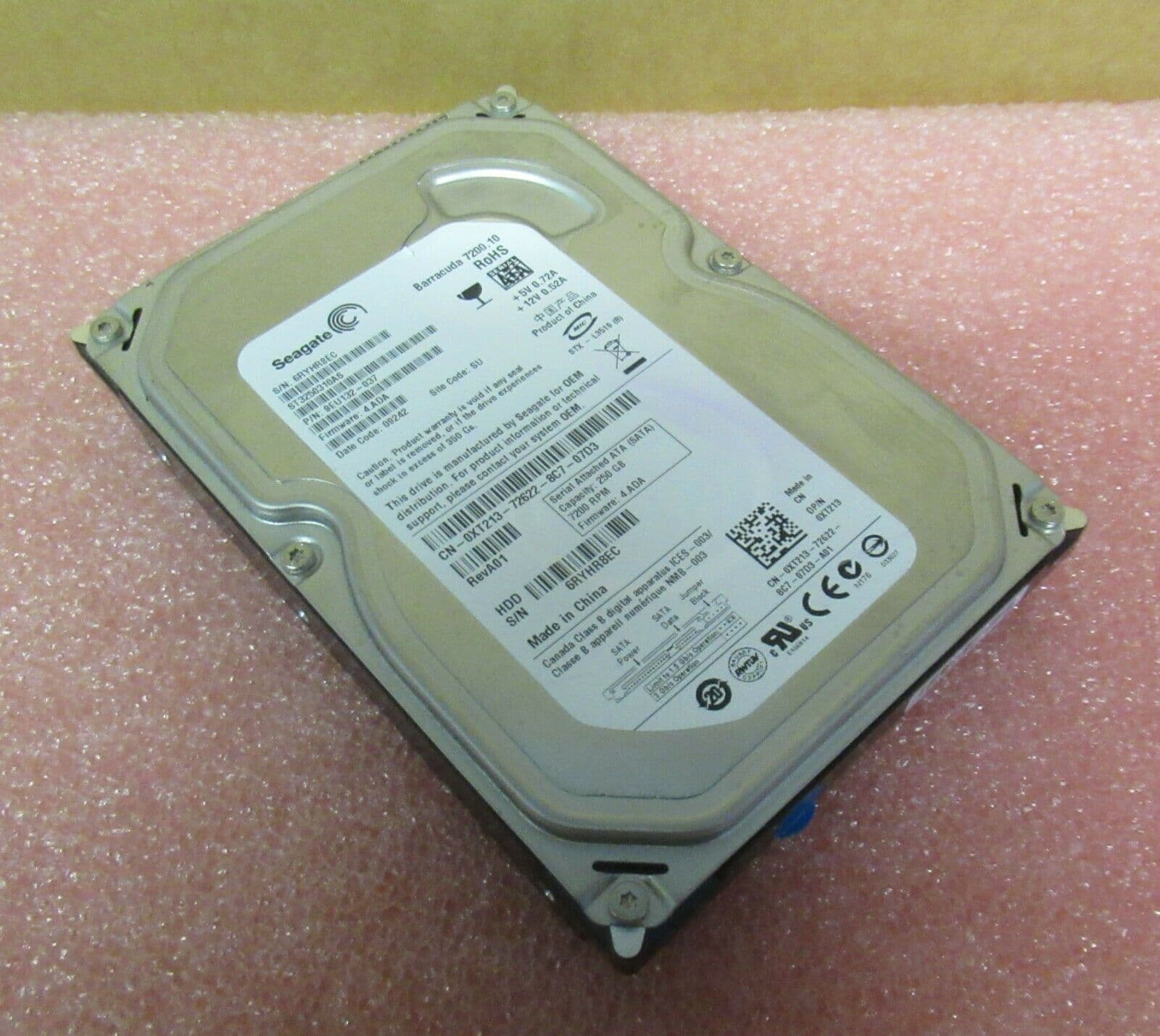 Dell Seagate Barracuda 250GB 3 5" SATA 3GB/s 7 2K 8MB HDD XT213 ST3250310AS