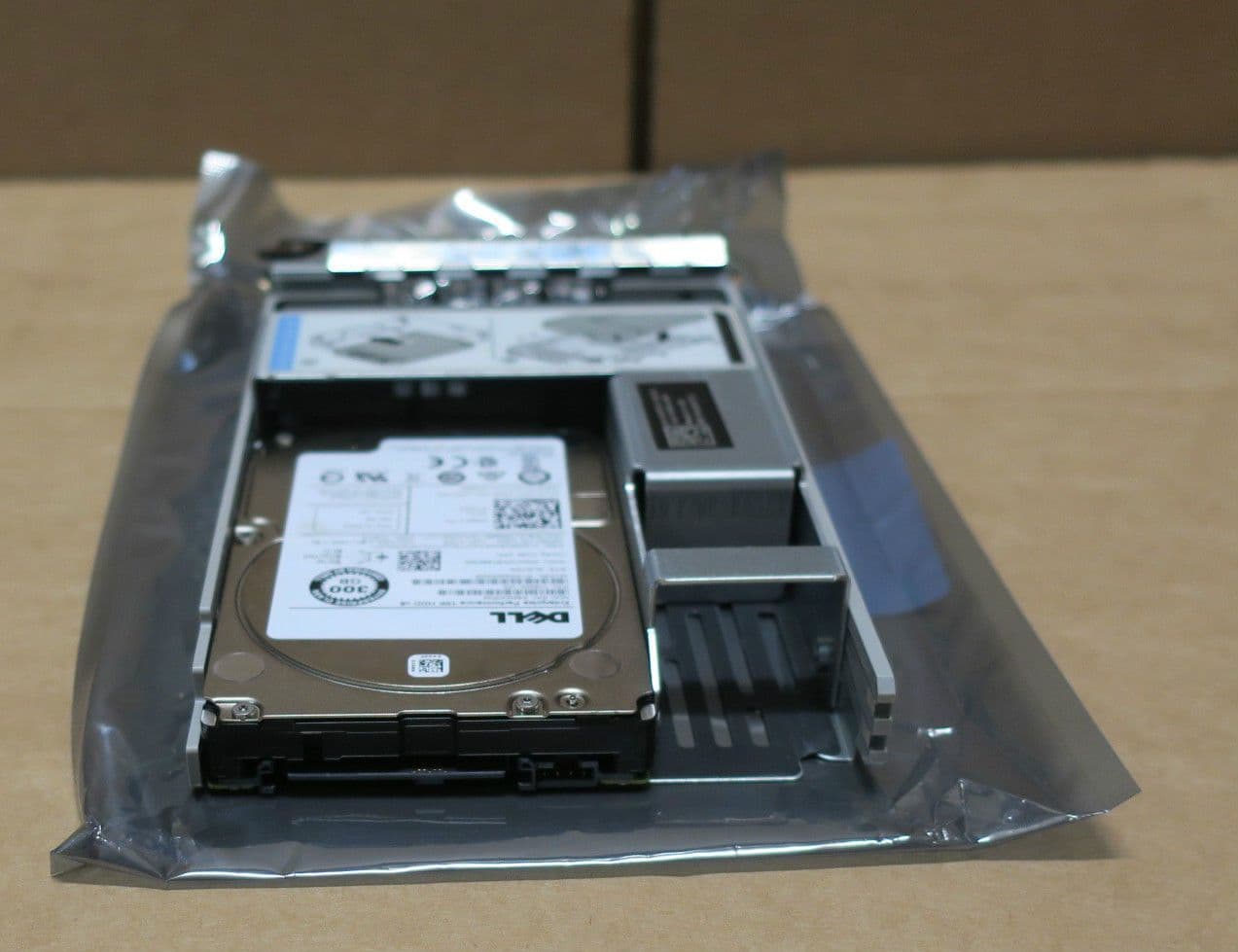 Dell YJ2KH - 2 5" 300GB 10K SAS Hard Drive HDD Caddy Poweredge Powervault