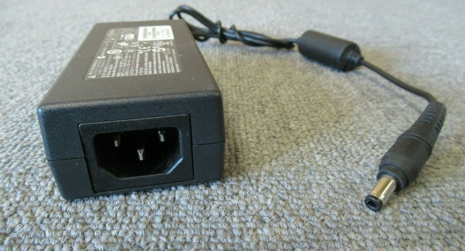 Delta ADP-40DD 631639-001 631914-001 Laptop AC Power Adapter 12V 3 33A 40W