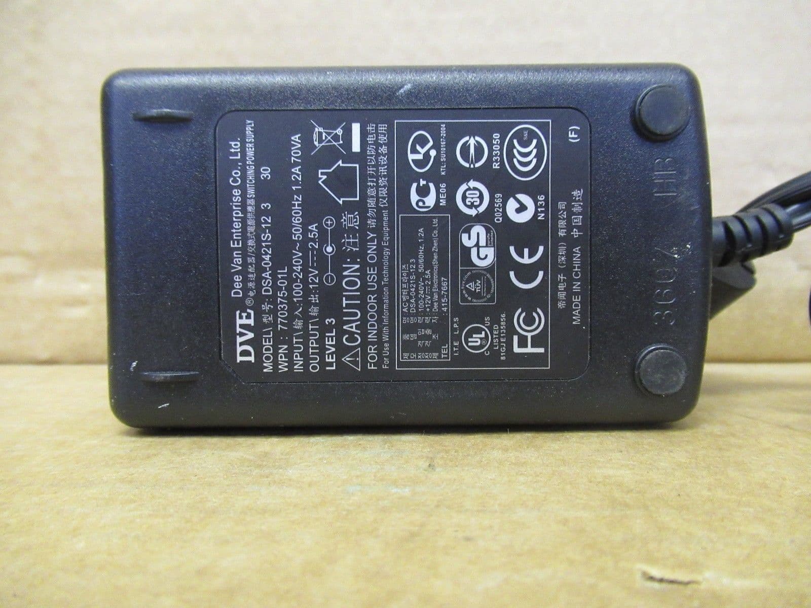 DVE DSA-0421S-12 3 30 770375-01L AC Adapter Power Supply 12V 2 5A