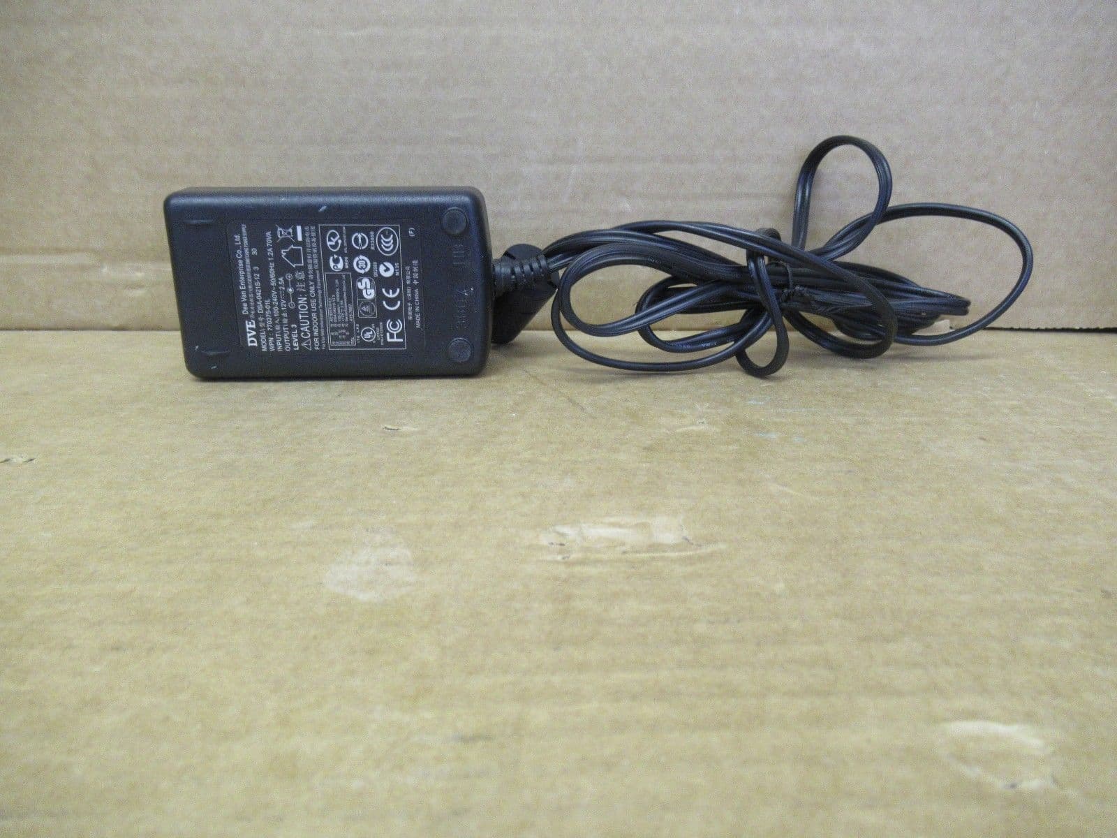 DVE DSA-0421S-12 3 30 770375-01L AC Adapter Power Supply 12V 2 5A