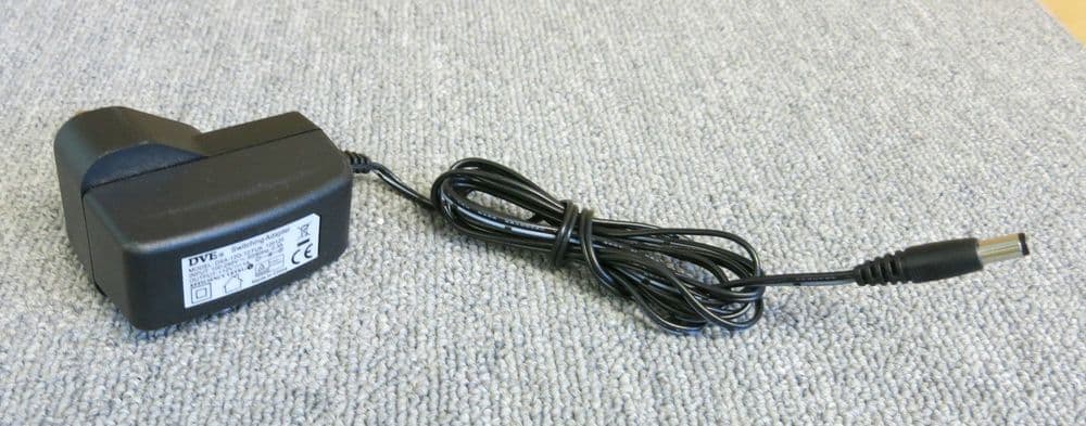 DVE DSA-12G-12 FUK Switching AC Power Adapter 12 Volts 1 Amp UK Plug