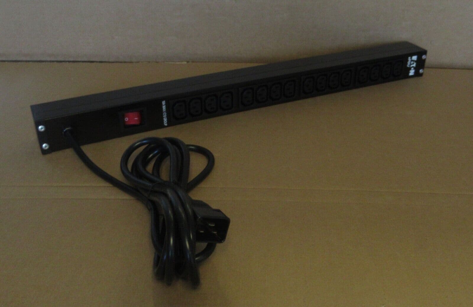 Eaton 16x C13 Outlet C20 Input 1U Rackmount PDU Power Distribution Unit ...