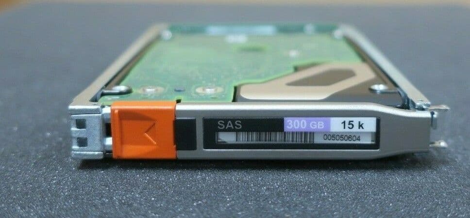 EMC 300GB 15K 2 5" SAS Hard Drive 005050604 V4-2S15-300 V6-2S15-300 SAN ...