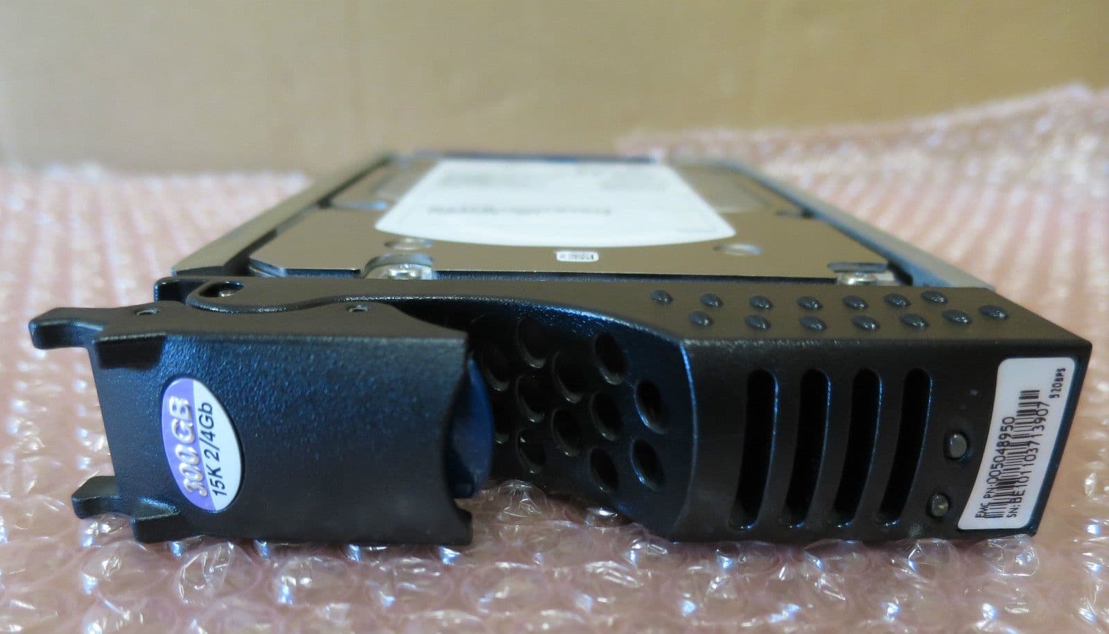 EMC 300GB 15K FC CX-4G15-300 2GB/4GB HDD Hard Drive Hot Plug 005048950