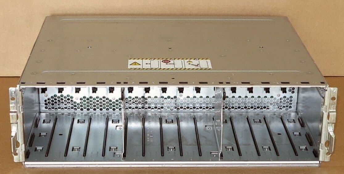 EMC DAE Disk Array Expansion SAS KTN-STL3 2x SAS 6Gb/s Controllers 2x ...