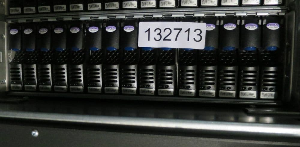 EMC Drive array CX-4PDAE-DE 15 x 300GB 15k 4GBps DUAL 4GB Controllers ...