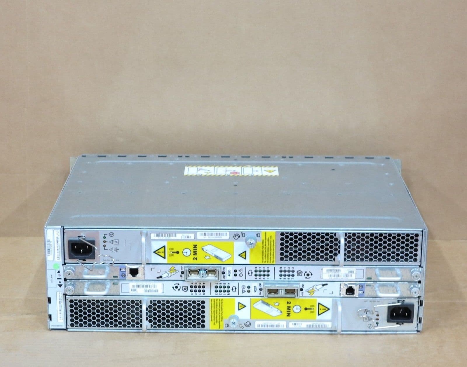 EMC Drive array CX-4PDAE-DE 15 x 450GB 15k 4GBps DUAL 4GB Controllers ...