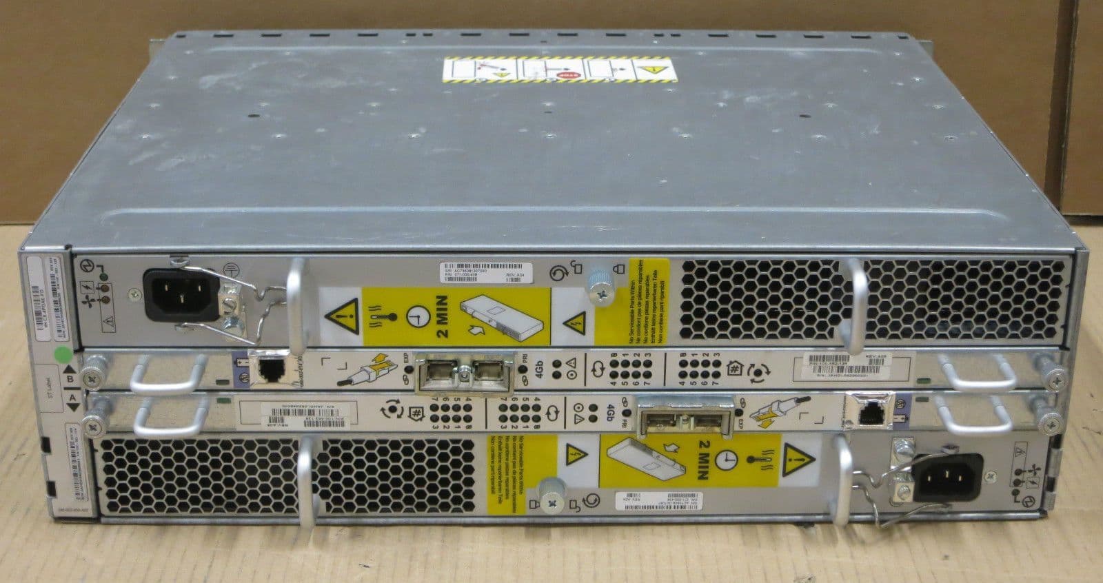 EMC Drive Array CX-4PDAE-FD 2x 4GB Controllers Fibre Channel FC 2x 400W PSU