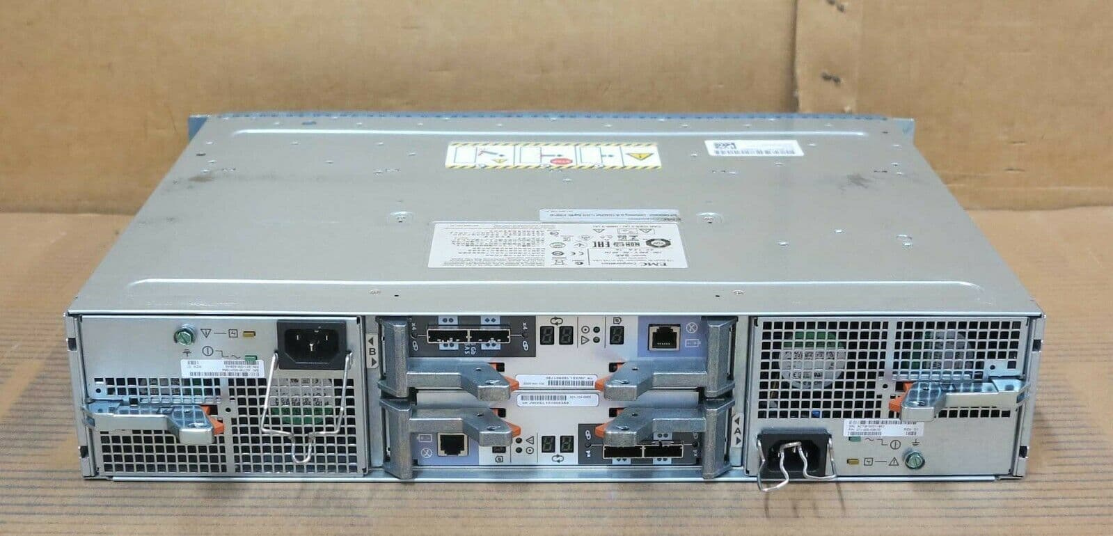 EMC SAE 2U Expansion Storage Array 25x 900GB 2 5" 118033067-04 2x SAS ...