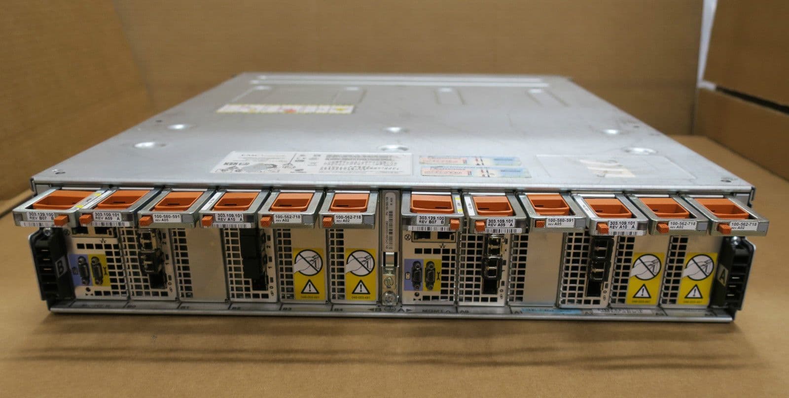 EMC TRPE - Expansion Array With 2 x Controllers DF2FY 4 x PSU Rackmount