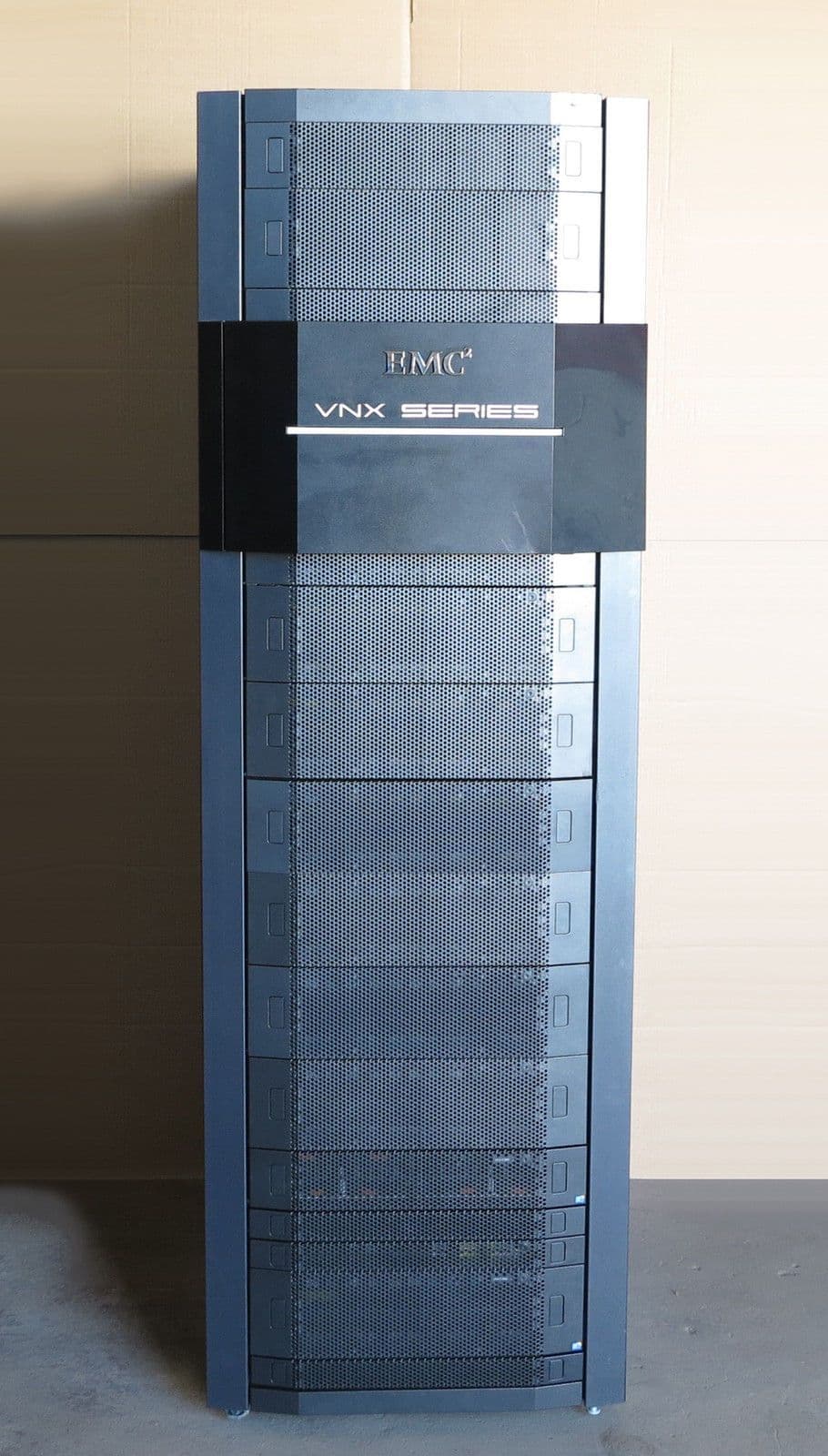 EMC VNX5300 100Tb 10Gb iSCSI Complete 6 Shelves Controller Storage ...