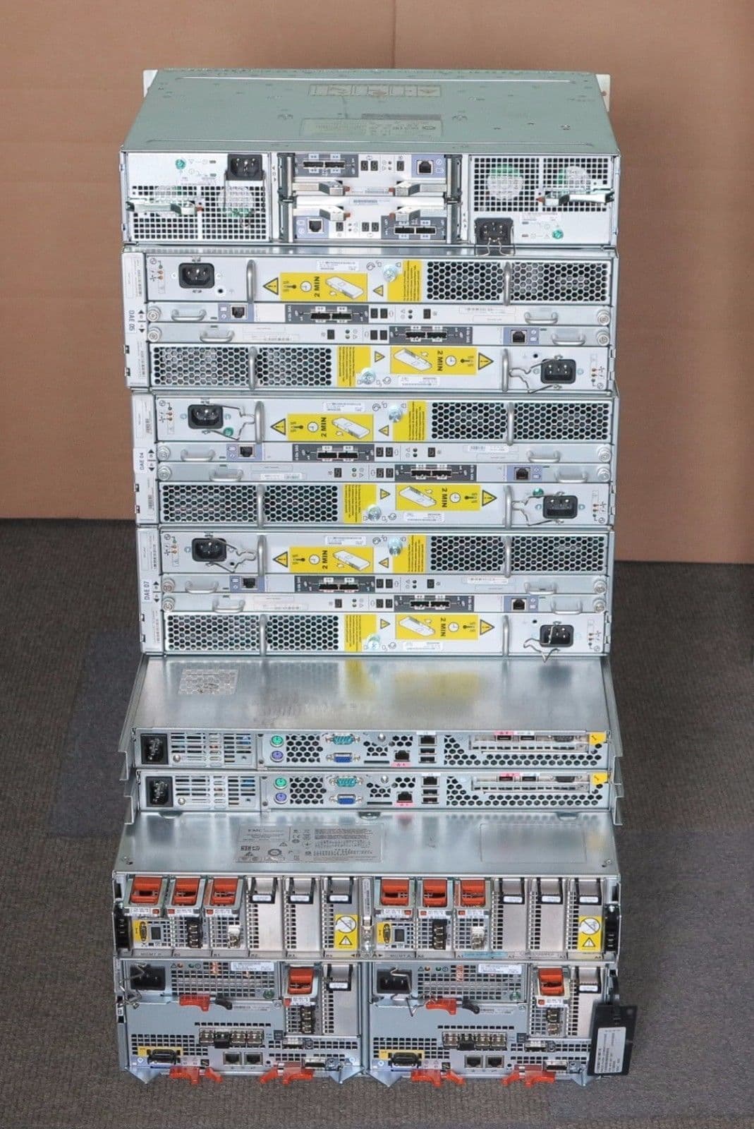 EMC VNX5300 SAN Storage Array 74 9Tb 1x Controller 1x Data Mover 11x Shelf