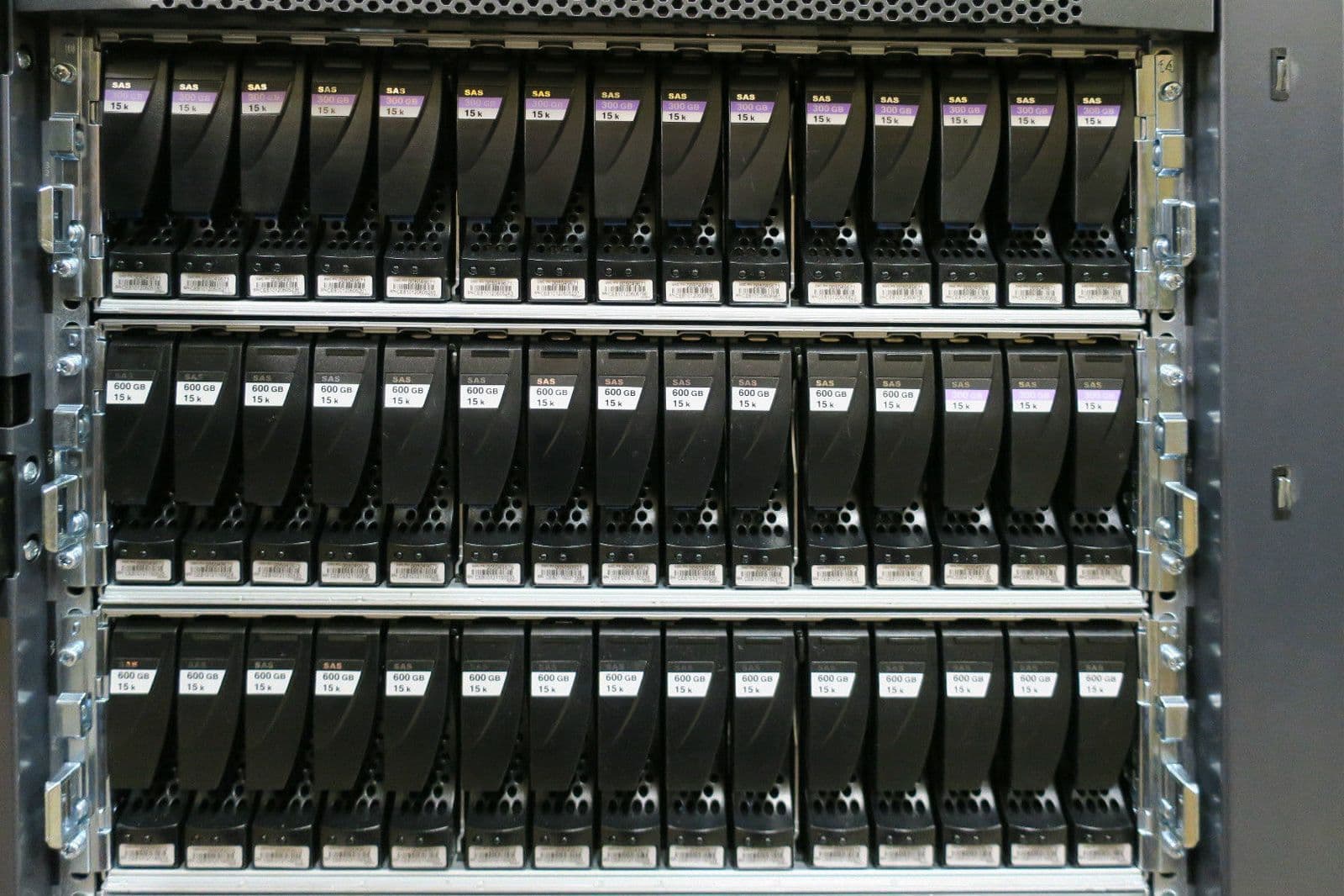 EMC VNX5700 Unified Virtualized Storage 138TB Capacity SAS / SATA ...