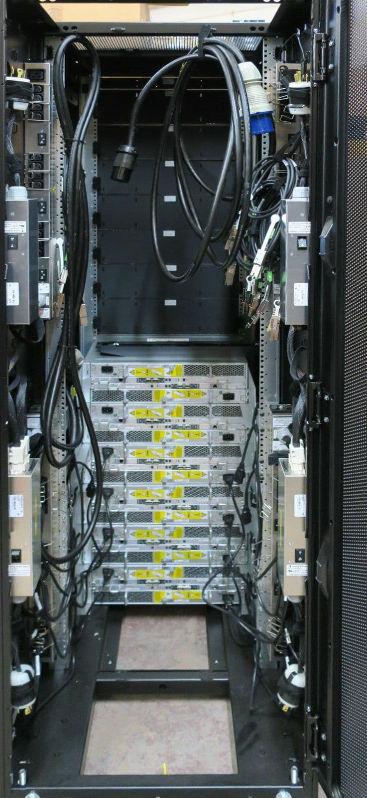 EMC VNX5700 Unified Virtualized Storage 138TB Capacity SAS / SATA ...