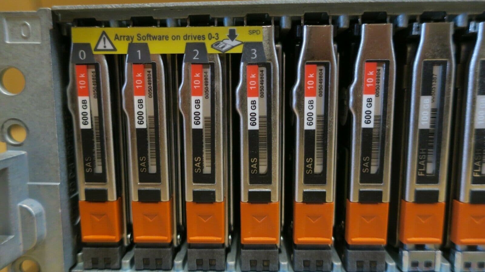 EMC VNXe3200 25x 2 5" Bays Dual Controller Array 11x 600GB 3x 200GB 900 ...