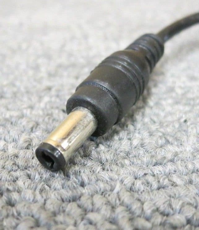 EU Plug AC/DC Power Adapter Charger 9 Volts 1 Amp - M/N LY-0910