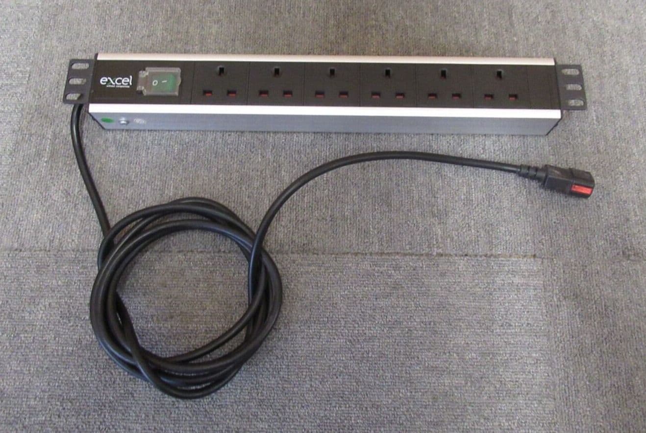 Excel 555-250 6 UK Output On/Off Switched Horizontal Powerstrip 3M 1U C14 Plug
