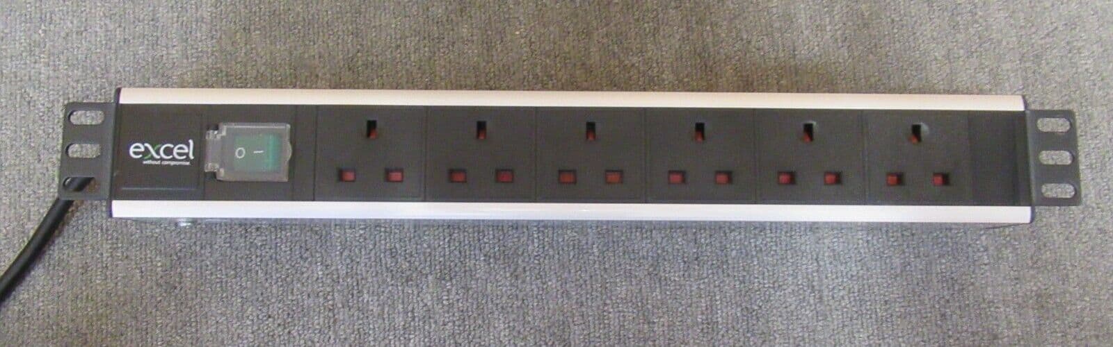 Excel 555-250 6 UK Output On/Off Switched Horizontal Powerstrip 3M 1U ...