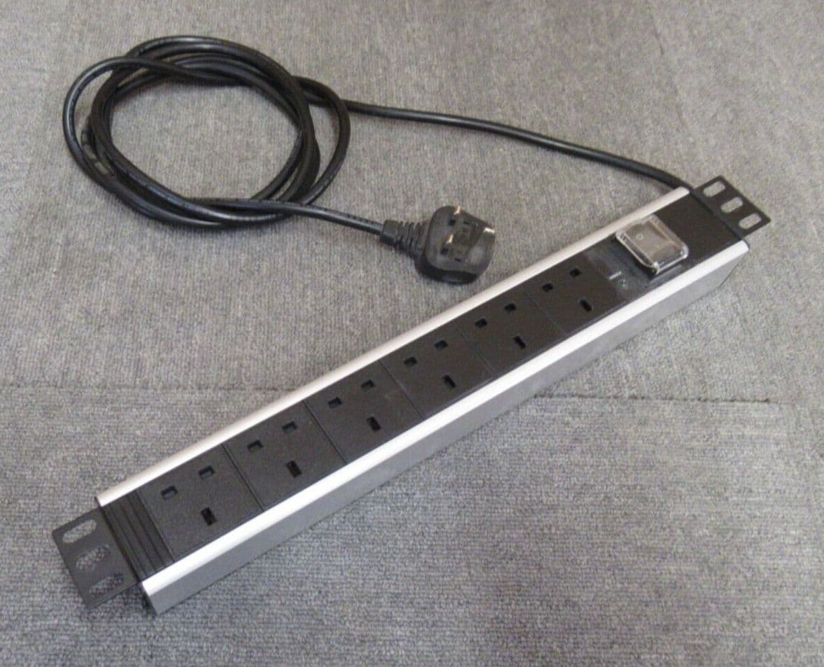 Excel D13-6H-EXL 6 UK Output On/Off Switch Horizontal Powerstrip 3M 1U UK Plug