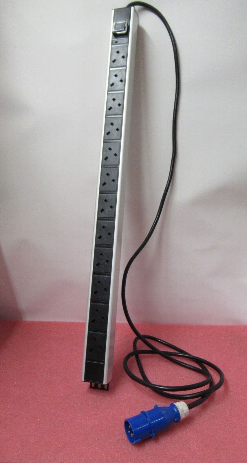 Excel D16-12-EXL 12 Way Horizontal PDU UK Socket 16A IEC 60309 Plug Switched 3M