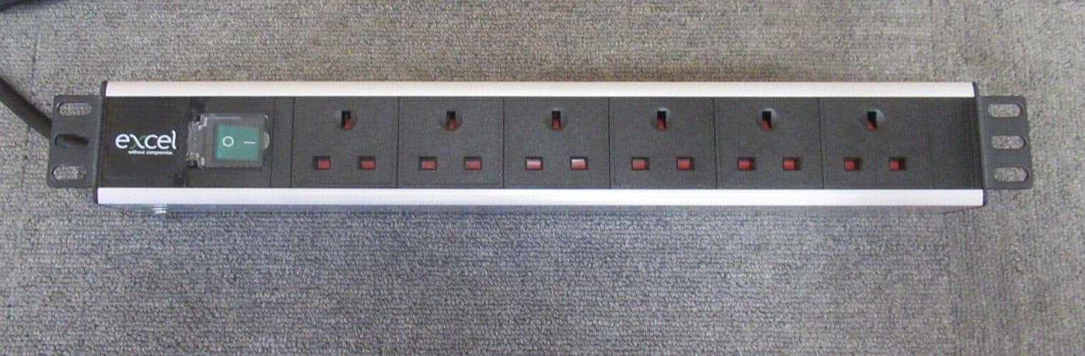 Excel D16-6H-EXL 6 Way Horizontal PDU 6 UK Socket 16A IEC 60309 Plug Switched 3M