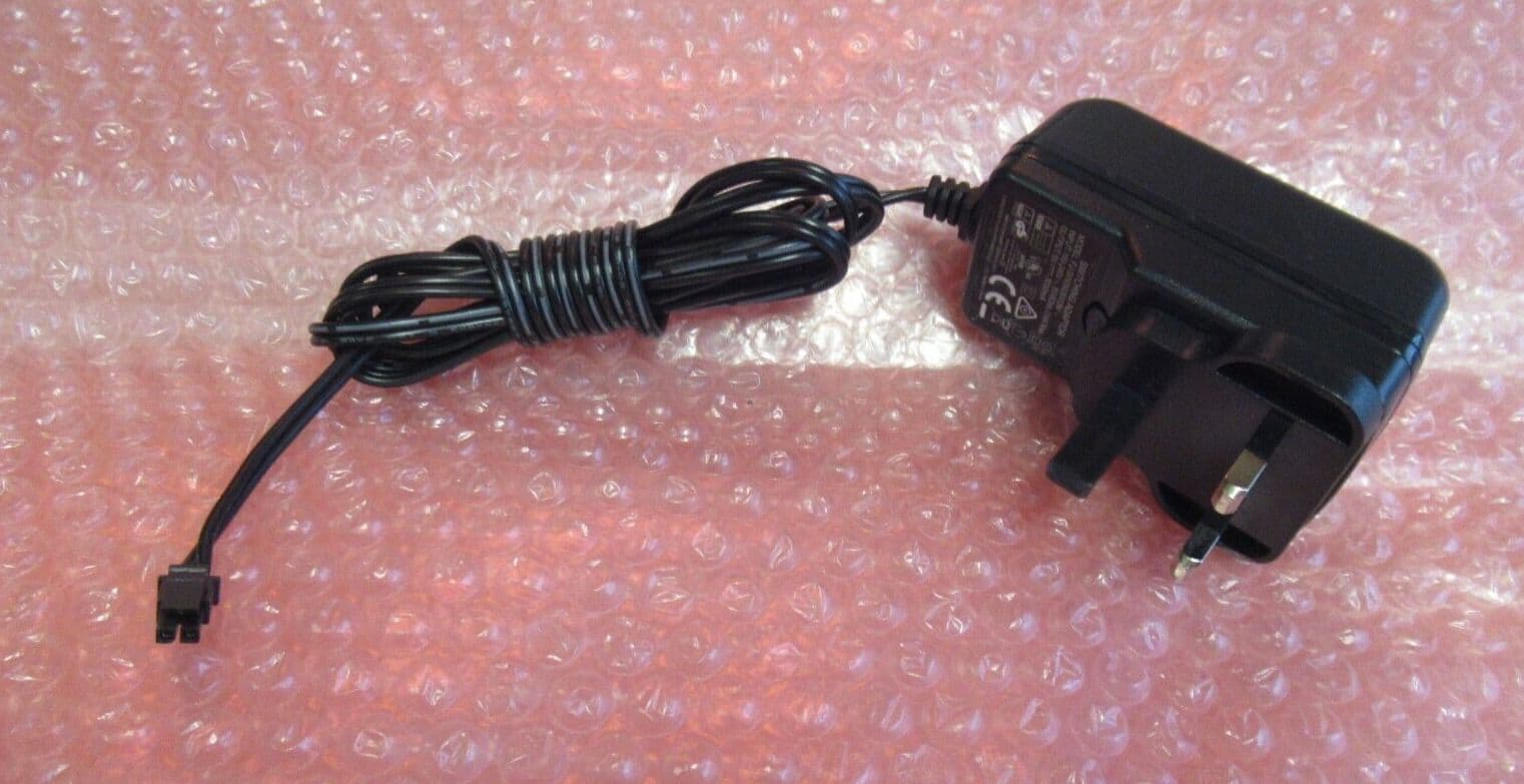Fujia FJ-SW0503000N UK 3-Pin Plug Switching AC Power Adapter 15W 5V 3000mA