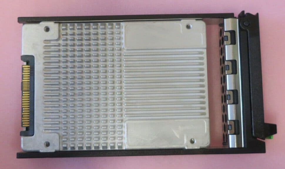 Fujitsu 4TB 2 5" PCIe NVMe U 2 Read Intensive Hot-Plug SSD S26361-F5738 ...