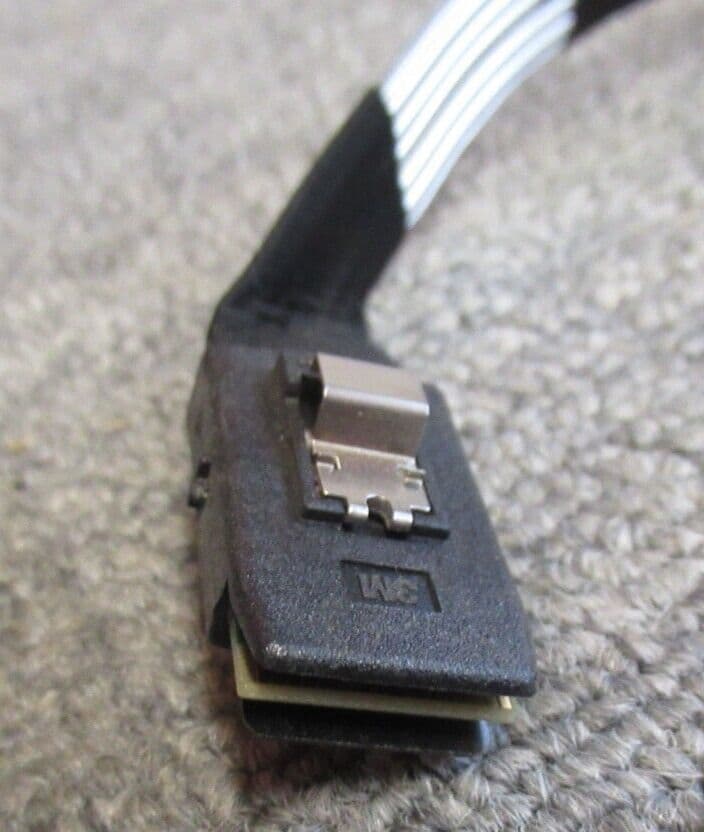 Fujitsu 8F36 CES0151 Backplane 2 5" SAS Cable 15cm Black