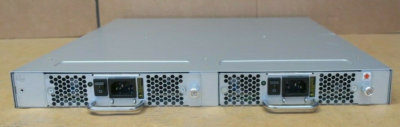 Fujitsu Brocade 6505 16Gb 24-Port 12-Active SFP FC SAN Switch SM-6505-12-0R