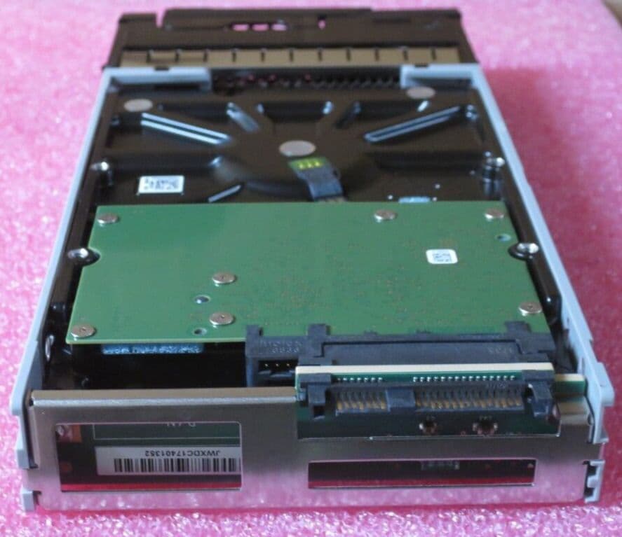 Fujitsu CA07670-E213 3 5" 3TB SAS S3 12Gb/s 7 2K HDD In Caddy