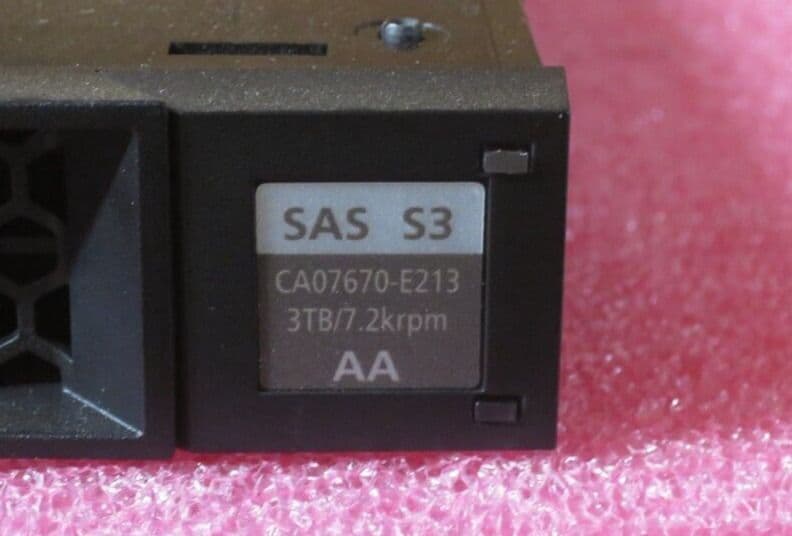 Fujitsu CA07670-E213 3 5" 3TB SAS S3 12Gb/s 7 2K HDD In Caddy