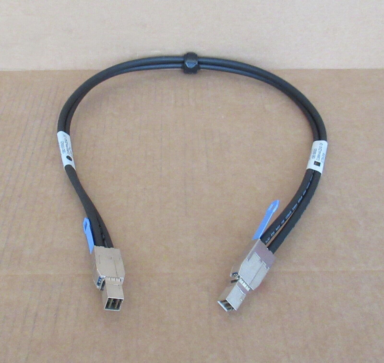 Fujitsu DX/AF Mini SAS HS To Mini SAS HD Cable 0 75M 75cm CA72315-0751