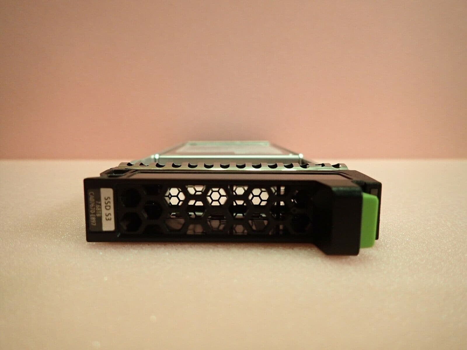 Fujitsu Eternus 7 68TB SSD SAS MLC CA46233-1874 10602112468 for DX S3 S4