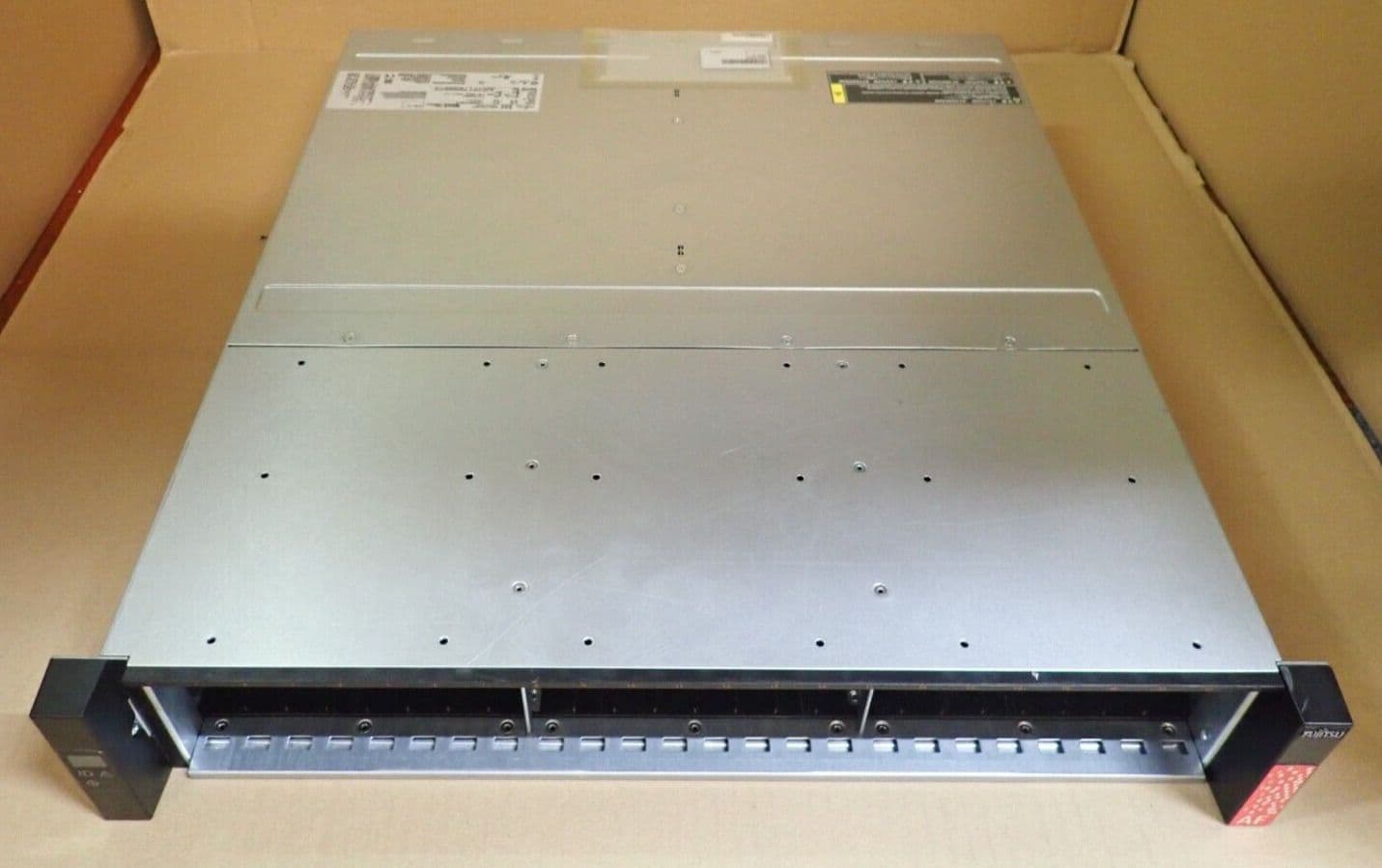 Fujitsu ETERNUS AF250 DE Drive Expansion 24x 2 5" SAS Bay 2x IOM12G FTS ETFEADAU