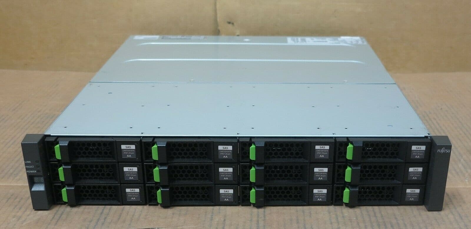 Fujitsu ETERNUS CS800 S5 Extension 2x IOM6 Control 12x 4TB HDD CA07339-E074