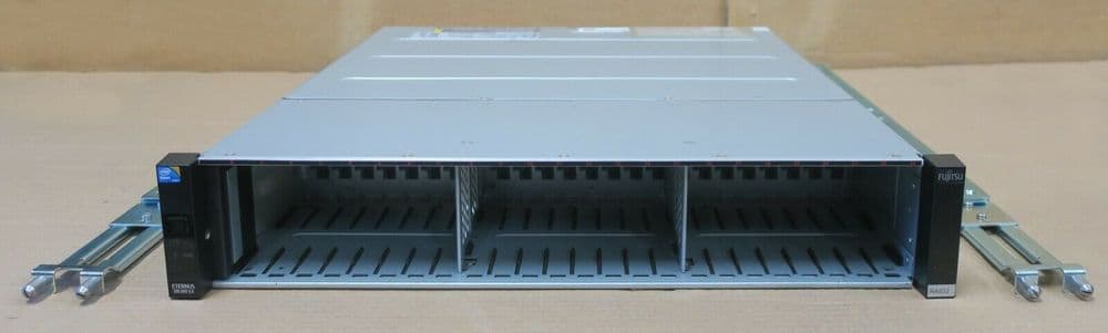 Fujitsu Eternus DX200 S3 24-Bay Disk Storage Array CS-VCBS-DX23F 2x PSU ...
