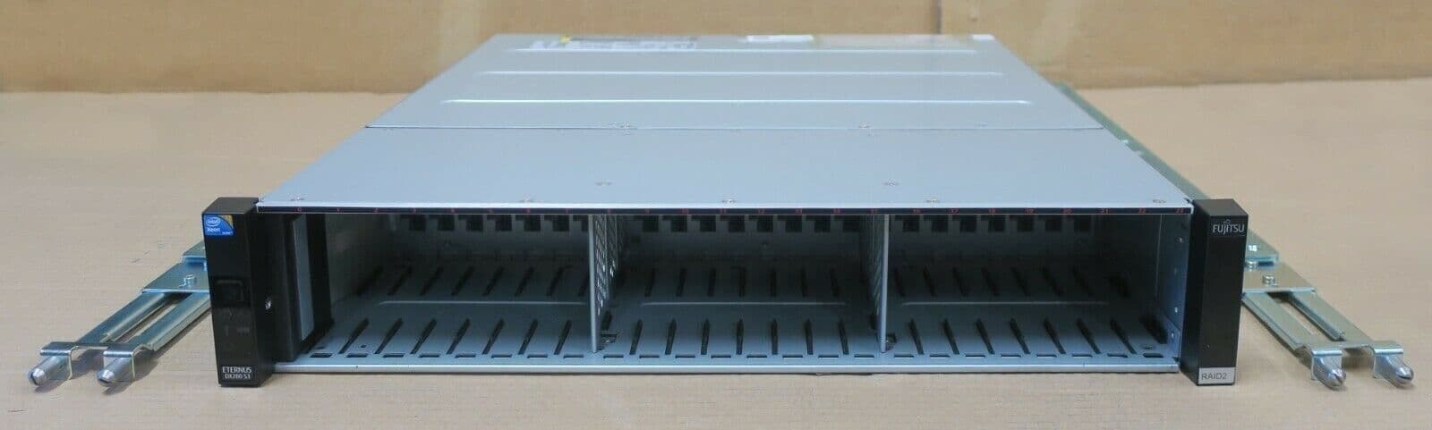 Fujitsu Eternus DX200 S3 24-Bay Disk Storage CS-VCBS-DX23F 2x 16G FC ...