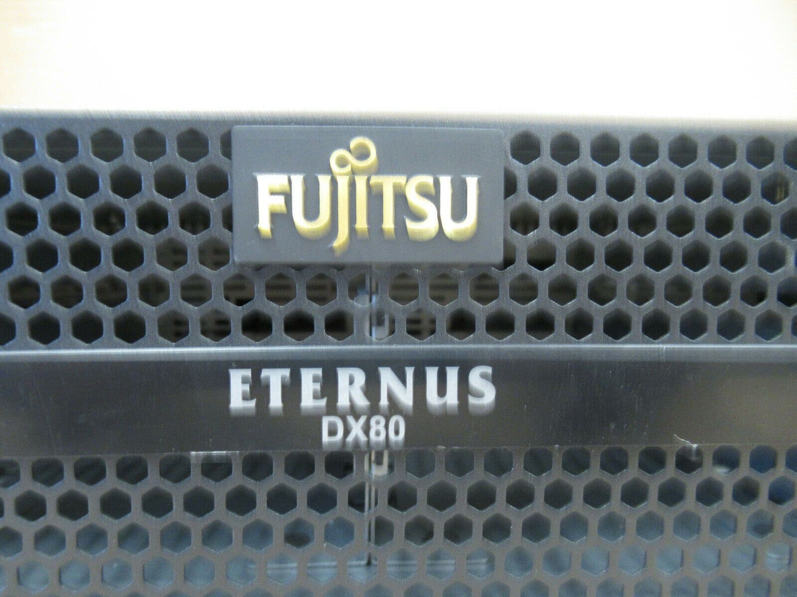 Fujitsu Eternus DX80 12-Bay Dual iSCSI FC 8GB Storage Array FTS ET08E22AG